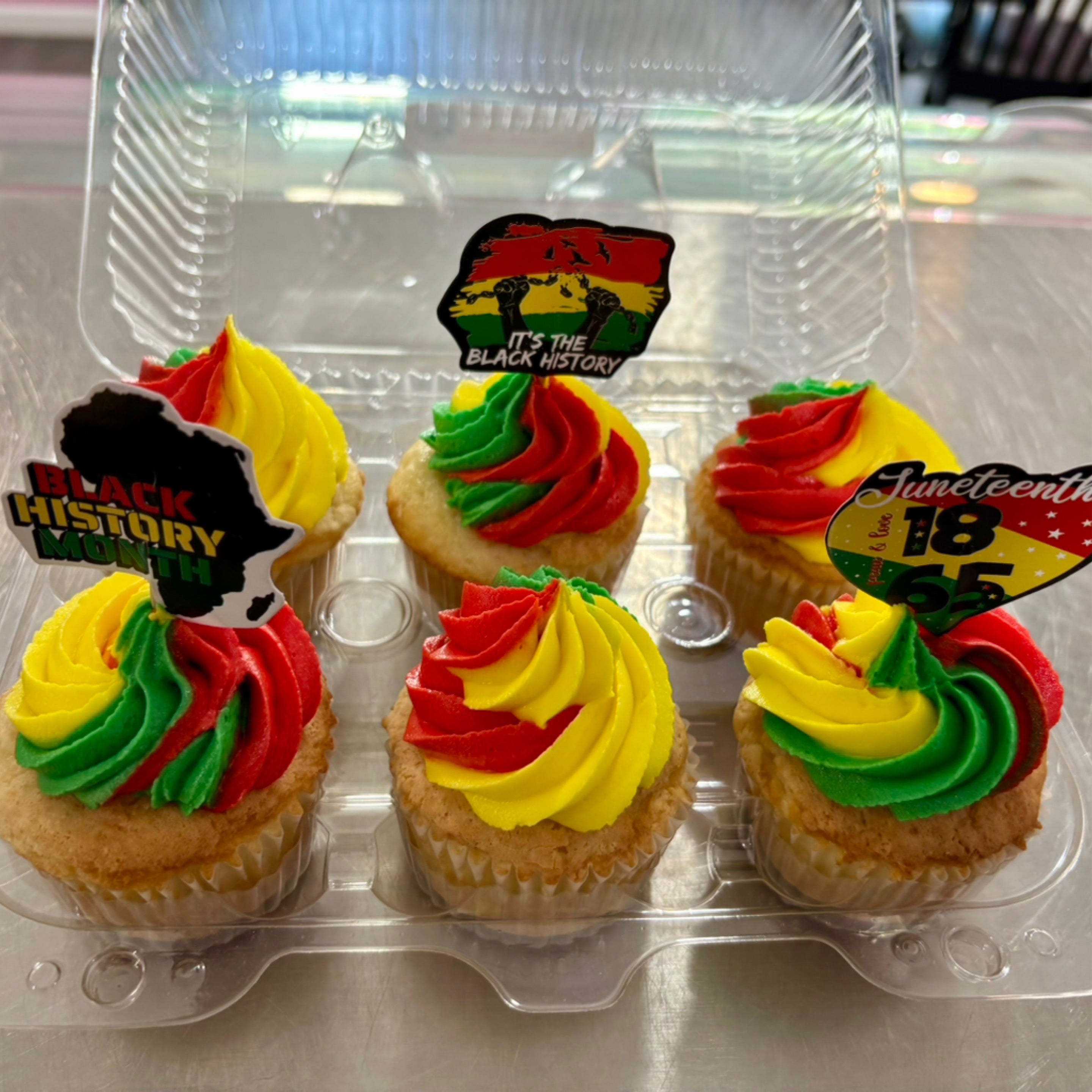 Juneteenth 6 ct Cupcakes | Felicia's Cake Factory